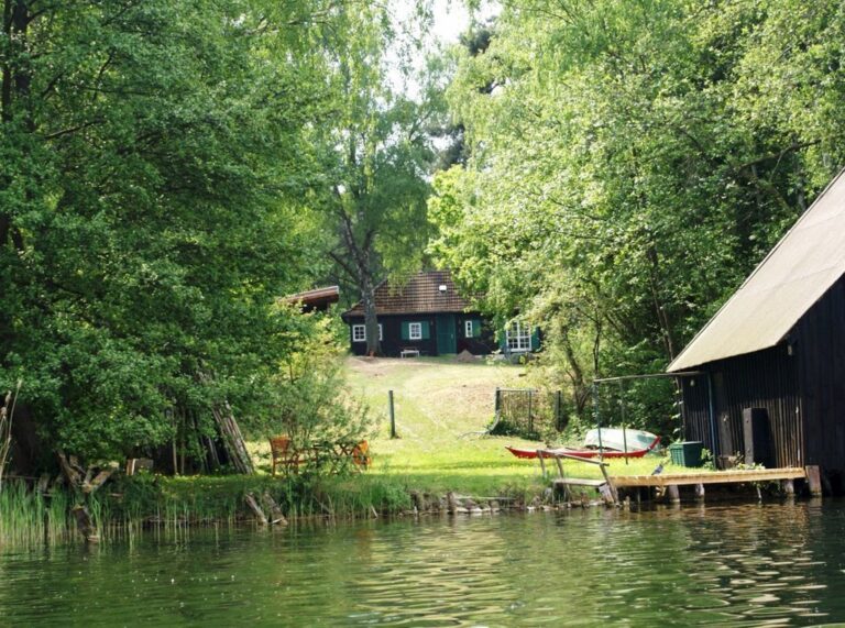 Ferienhaus direkt am See online buchen