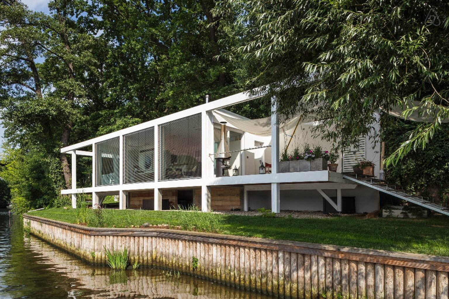 Ferienhaus direkt am See online buchen